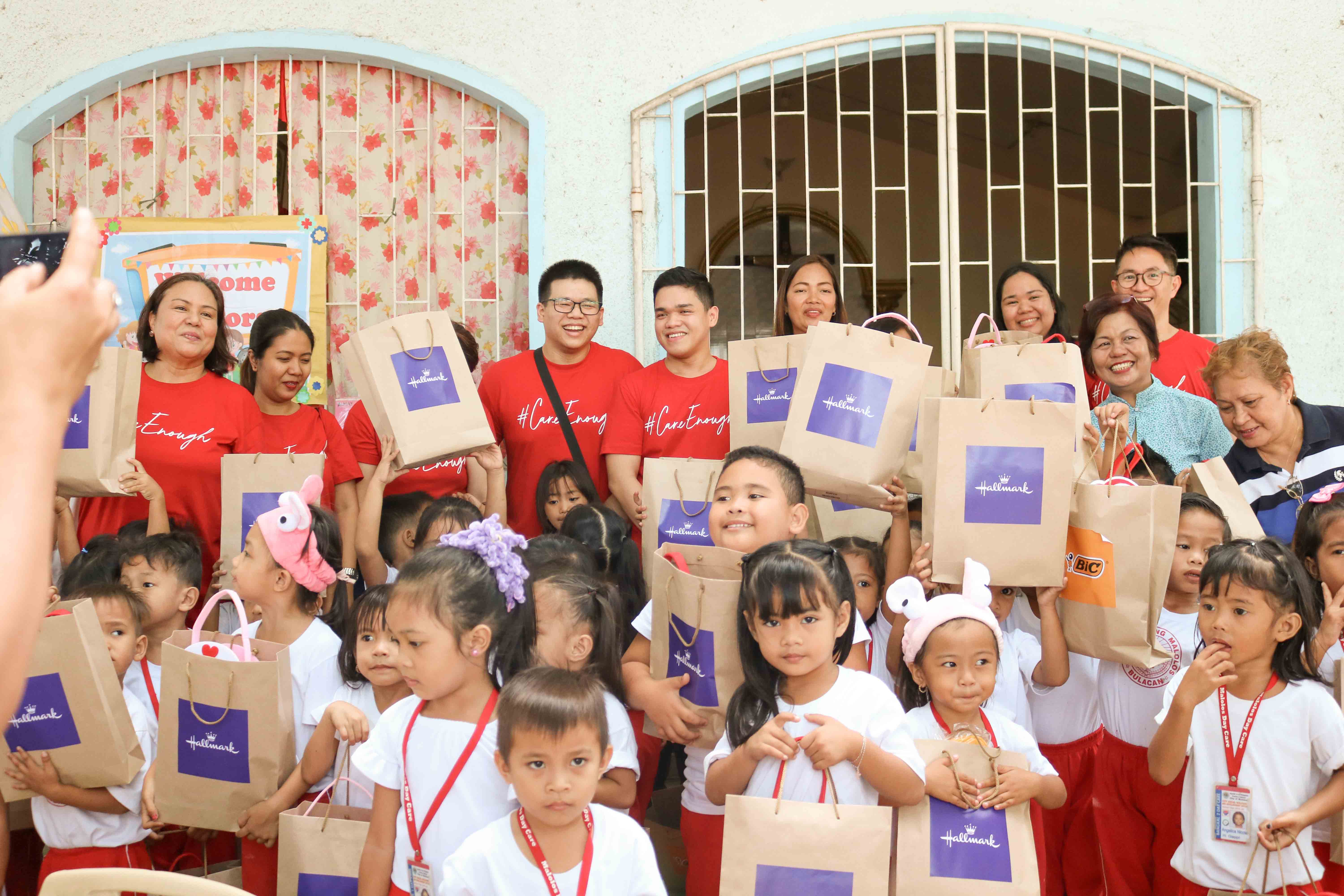 Hallmark & 7-Eleven Partners In Bringing Love And Joy This Christmas ...